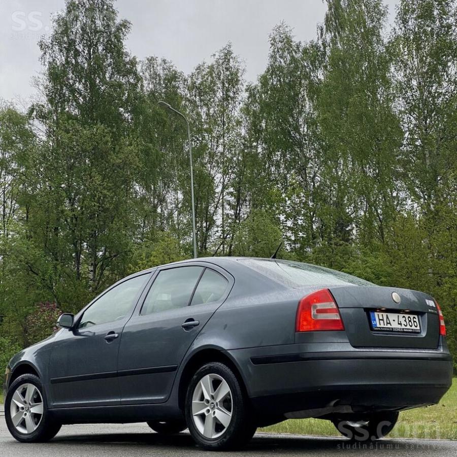 Grey Skoda Octavia 2008 in Jelgava, with an engine capacity of 1.60 L and mileage of 159 thousand km for 2750 €, photo 4 on AUTOMOTO.COM.LV