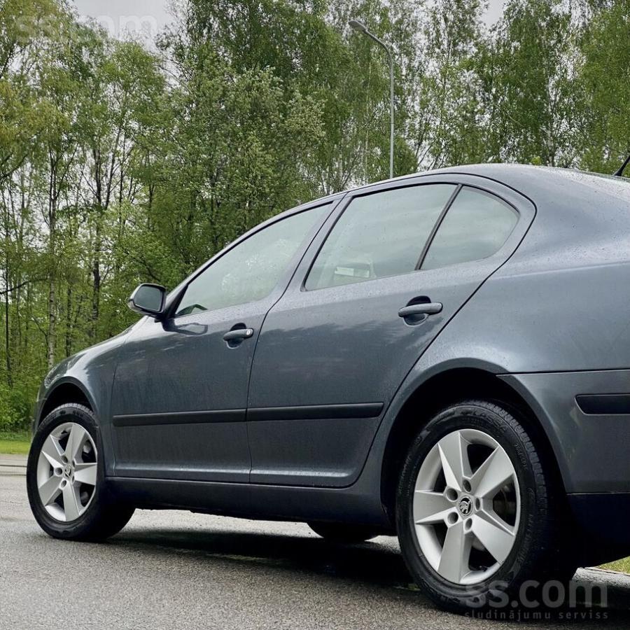 Grey Skoda Octavia 2008 in Jelgava, with an engine capacity of 1.60 L and mileage of 159 thousand km for 2750 €, photo 5 on AUTOMOTO.COM.LV