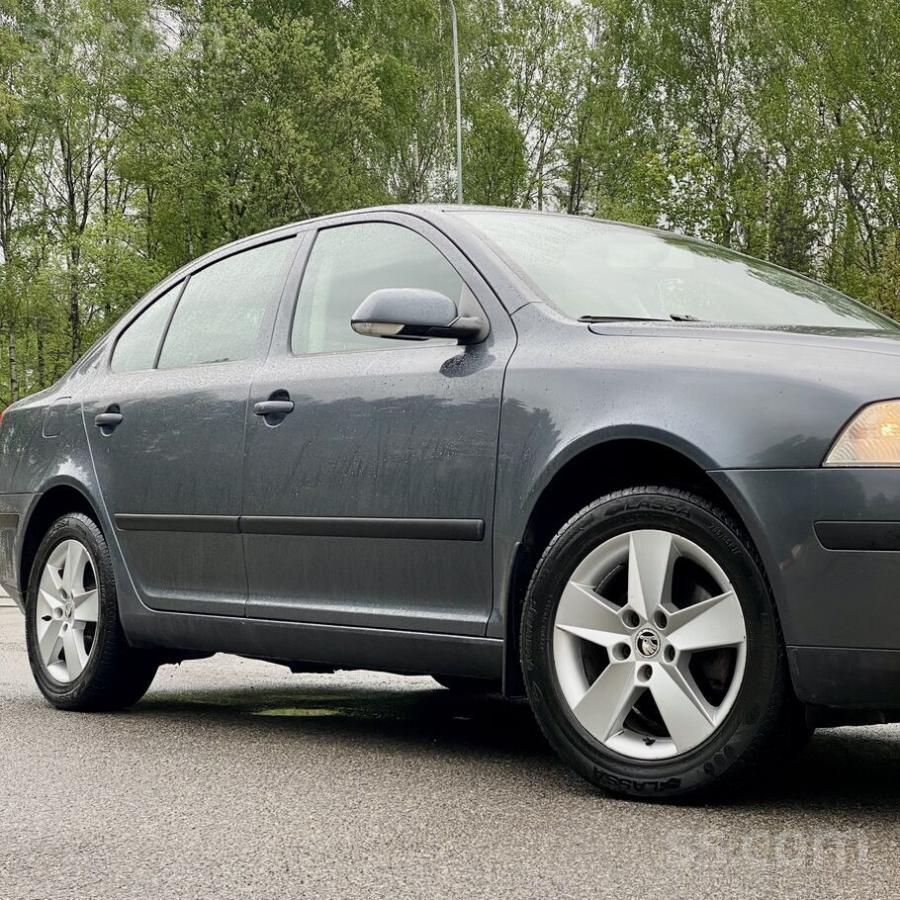 Grey Skoda Octavia 2008 in Jelgava, with an engine capacity of 1.60 L and mileage of 159 thousand km for 2750 €, photo 7 on AUTOMOTO.COM.LV