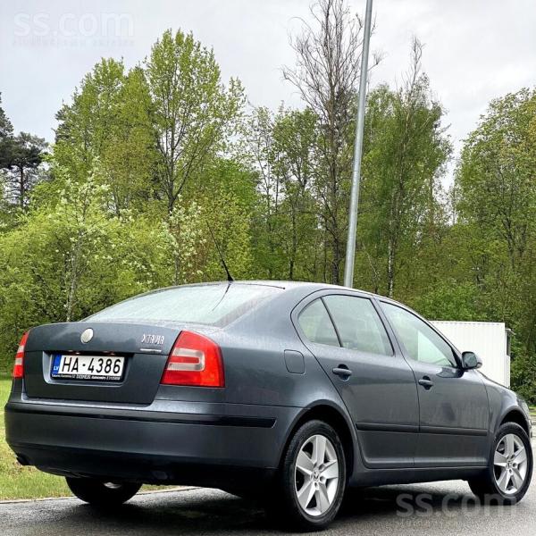 Pelēks Skoda Octavia 2008 Jelgava, ar dzinēja tilpumu 1.60 L un nobraukumu 159 tūkst. km par 2750 €, foto 7 vietnē AUTOMOTO.COM.LV