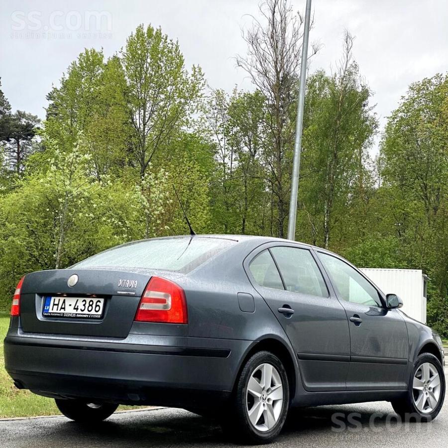 Grey Skoda Octavia 2008 in Jelgava, with an engine capacity of 1.60 L and mileage of 159 thousand km for 2750 €, photo 8 on AUTOMOTO.COM.LV