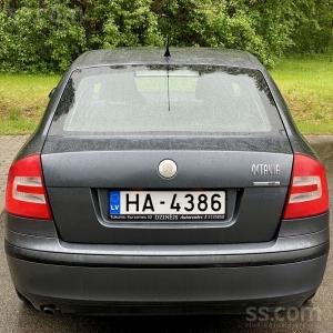 Grey Skoda Octavia 2008 in Jelgava, with an engine capacity of 1.60 L and mileage of 159 thousand km for 2750 €, photo 9 on AUTOMOTO.COM.LV