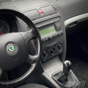 Grey Skoda Octavia 2008 in Jelgava, with an engine capacity of 1.60 L and mileage of 159 thousand km for 2750 €, photo 15 on AUTOMOTO.COM.LV