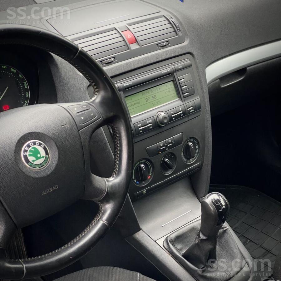 Grey Skoda Octavia 2008 in Jelgava, with an engine capacity of 1.60 L and mileage of 159 thousand km for 2750 €, photo 15 on AUTOMOTO.COM.LV