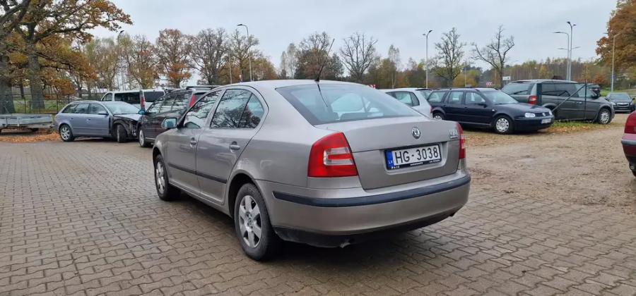 Серый Шкода Октавия 2008 в Валмиера, объемом двигателя 1.60 л и пробегом 233 тыс. км за 1250 €, фото 5 на AUTOMOTO.COM.LV