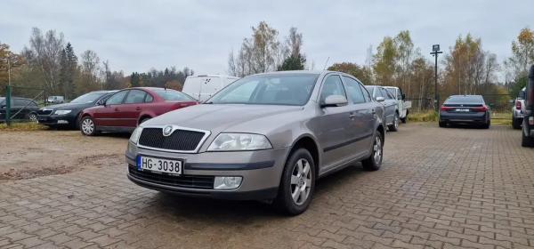 Grey Skoda Octavia 2008 in Valmiera, with an engine capacity of 1.60 L and mileage of 233 thousand km for 1250 €, photo 6 on AUTOMOTO.COM.LV