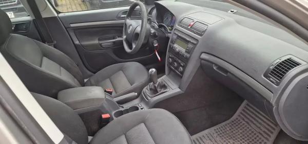 Grey Skoda Octavia 2008 in Valmiera, with an engine capacity of 1.60 L and mileage of 233 thousand km for 1250 €, photo 9 on AUTOMOTO.COM.LV