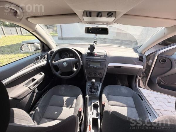 Pelēks Skoda Octavia 2008 Rīga, ar dzinēja tilpumu 1.90 L un nobraukumu 248 tūkst. km par 1100 €, foto 7 vietnē AUTOMOTO.COM.LV