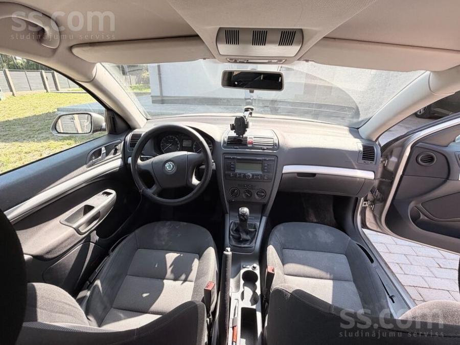 Grey Skoda Octavia 2008 in Riga, with an engine capacity of 1.90 L and mileage of 248 thousand km for 1100 €, photo 8 on AUTOMOTO.COM.LV