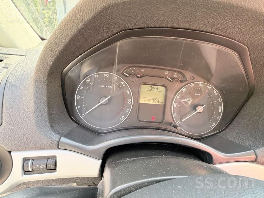 Grey Skoda Octavia 2008 in Riga, with an engine capacity of 1.90 L and mileage of 248 thousand km for 1100 €, photo 10 on AUTOMOTO.COM.LV