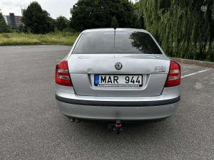 Grey Skoda Octavia 2008 in Klaipeda, with an engine capacity of 1.90 L and mileage of 246 thousand km for 1800 €, photo 6 on AUTOMOTO.COM.LV