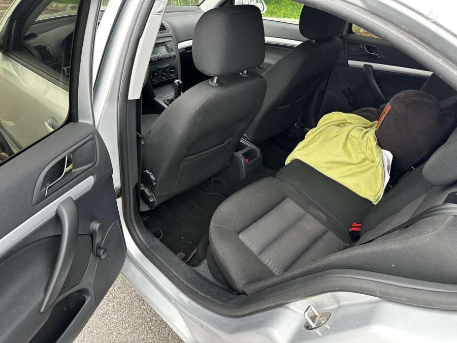 Grey Skoda Octavia 2008 in Klaipeda, with an engine capacity of 1.90 L and mileage of 246 thousand km for 1800 €, photo 19 on AUTOMOTO.COM.LV