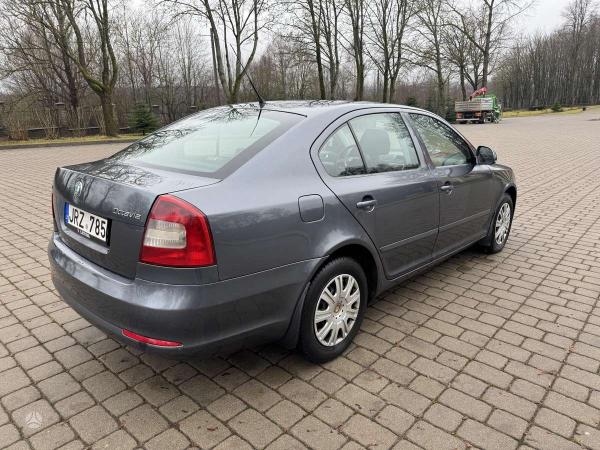 Grey Skoda Octavia 2009 in Vilnius, with an engine capacity of 1.90 L and mileage of 374 thousand km for 1250 €, photo 3 on AUTOMOTO.COM.LV