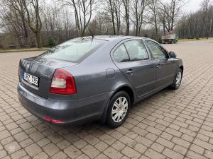 Grey Skoda Octavia 2009 in Vilnius, with an engine capacity of 1.90 L and mileage of 374 thousand km for 1250 €, photo 3 on AUTOMOTO.COM.LV
