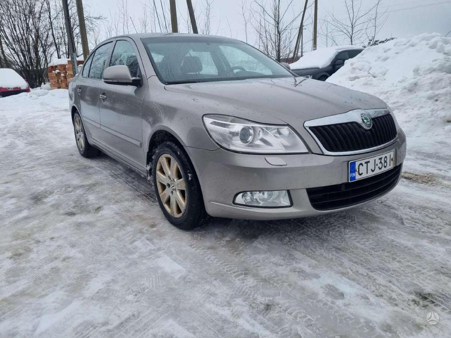 Pelēks Skoda Octavia 2010 Kauņa, ar dzinēja tilpumu 1.40 L un nobraukumu 210 tūkst. km par 2650 €, foto 2 vietnē AUTOMOTO.COM.LV