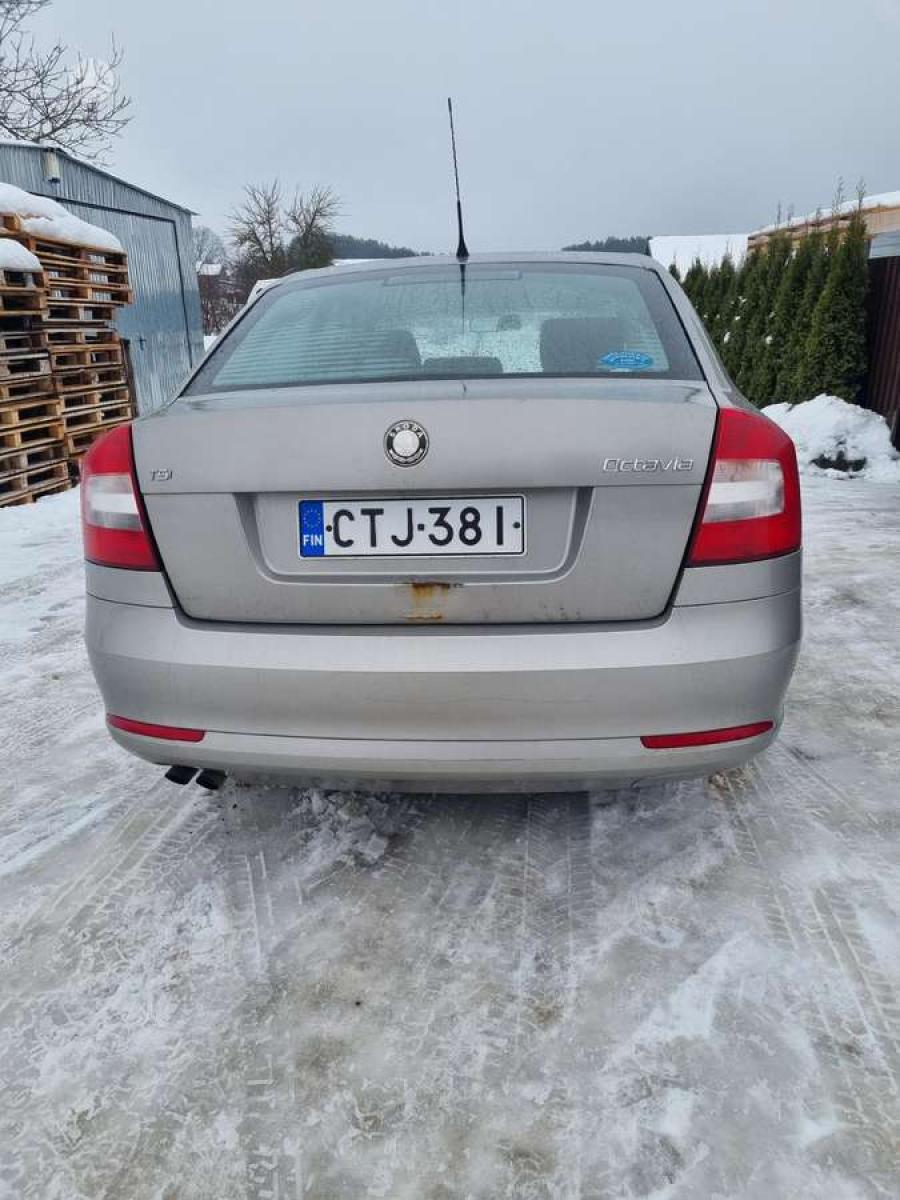 Pelēks Skoda Octavia 2010 Kauņa, ar dzinēja tilpumu 1.40 L un nobraukumu 210 tūkst. km par 2650 €, foto 5 vietnē AUTOMOTO.COM.LV
