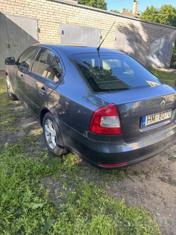 Grey Skoda Octavia 2010 in Riga, with an engine capacity of 1.60 L and mileage of 190 thousand km for 2600 €, photo 3 on AUTOMOTO.COM.LV