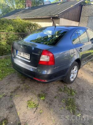 Pelēks Skoda Octavia 2010 Rīga, ar dzinēja tilpumu 1.60 L un nobraukumu 190 tūkst. km par 2600 €, foto 5 vietnē AUTOMOTO.COM.LV