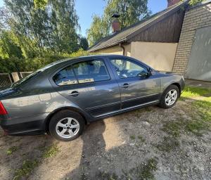 Pelēks Skoda Octavia 2010 Rīga, ar dzinēja tilpumu 1.60 L un nobraukumu 190 tūkst. km par 2600 €, foto 7 vietnē AUTOMOTO.COM.LV