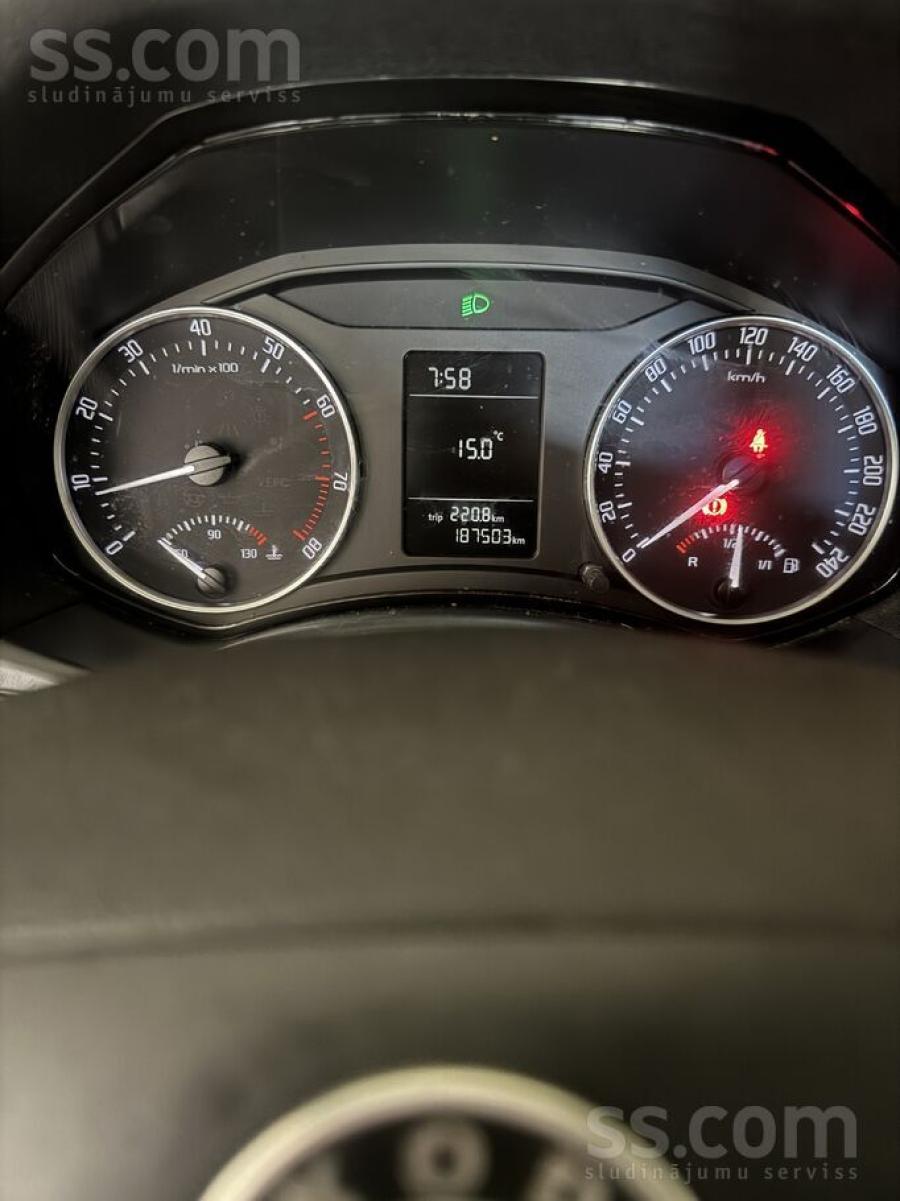 Pelēks Skoda Octavia 2010 Rīga, ar dzinēja tilpumu 1.60 L un nobraukumu 190 tūkst. km par 2600 €, foto 8 vietnē AUTOMOTO.COM.LV