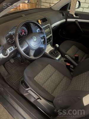 Pelēks Skoda Octavia 2010 Rīga, ar dzinēja tilpumu 1.60 L un nobraukumu 190 tūkst. km par 2600 €, foto 9 vietnē AUTOMOTO.COM.LV