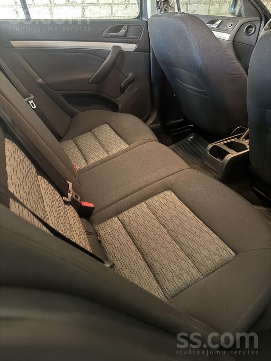 Pelēks Skoda Octavia 2010 Rīga, ar dzinēja tilpumu 1.60 L un nobraukumu 190 tūkst. km par 2600 €, foto 11 vietnē AUTOMOTO.COM.LV