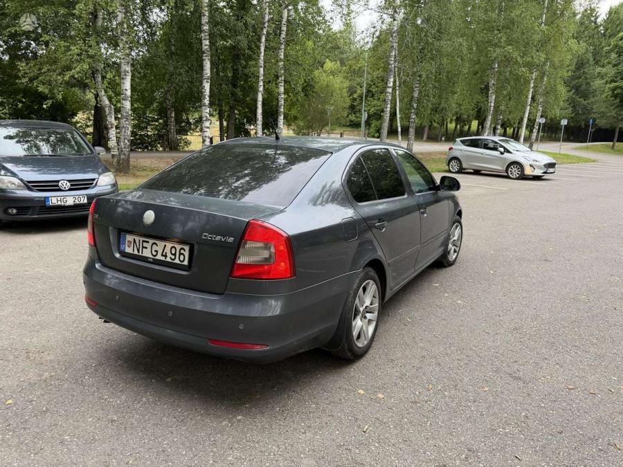Серый Шкода Октавия 2010 в Вильнюс, объемом двигателя 1.90 л и пробегом 380 тыс. км за 2700 €, фото 7 на AUTOMOTO.COM.LV