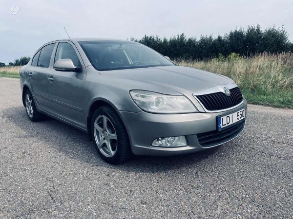 Skoda Octavia 2010 Viļņa vietnē Pelēks Skoda Octavia 2010 Viļņa, ar dzinēja tilpumu 1.90 L un nobraukumu 308 tūkst. km par 950 €, foto 4 vietnē AUTOMOTO.COM.LV