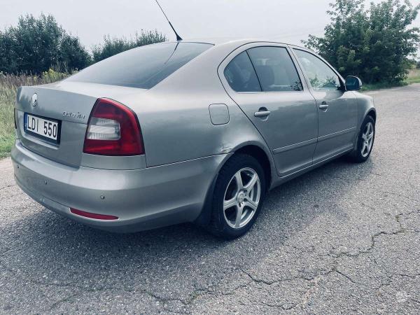 Skoda Octavia 2010 Viļņa vietnē Pelēks Skoda Octavia 2010 Viļņa, ar dzinēja tilpumu 1.90 L un nobraukumu 308 tūkst. km par 950 €, foto 5 vietnē AUTOMOTO.COM.LV
