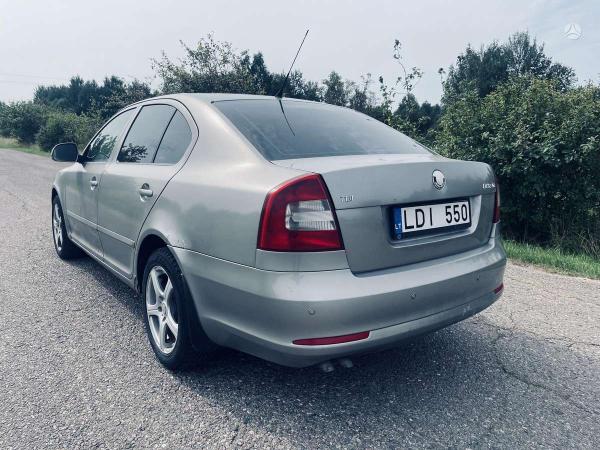 Skoda Octavia 2010 Viļņa vietnē Pelēks Skoda Octavia 2010 Viļņa, ar dzinēja tilpumu 1.90 L un nobraukumu 308 tūkst. km par 950 €, foto 6 vietnē AUTOMOTO.COM.LV