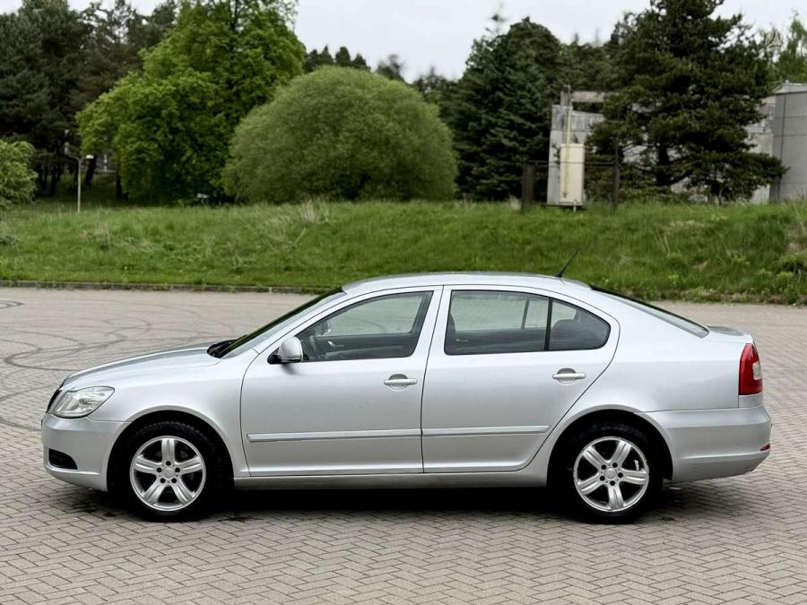 Grey Skoda Octavia 2011 in Vilnius, with an engine capacity of 0.00 L and mileage of 243 thousand km for 3200 €, photo 4 on AUTOMOTO.COM.LV