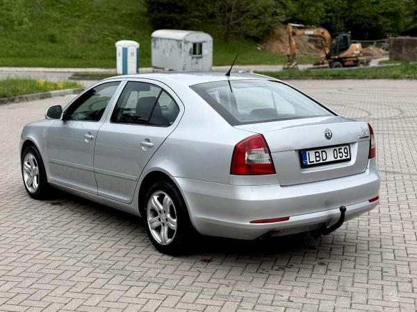 Grey Skoda Octavia 2011 in Vilnius, with an engine capacity of 0.00 L and mileage of 243 thousand km for 3200 €, photo 5 on AUTOMOTO.COM.LV