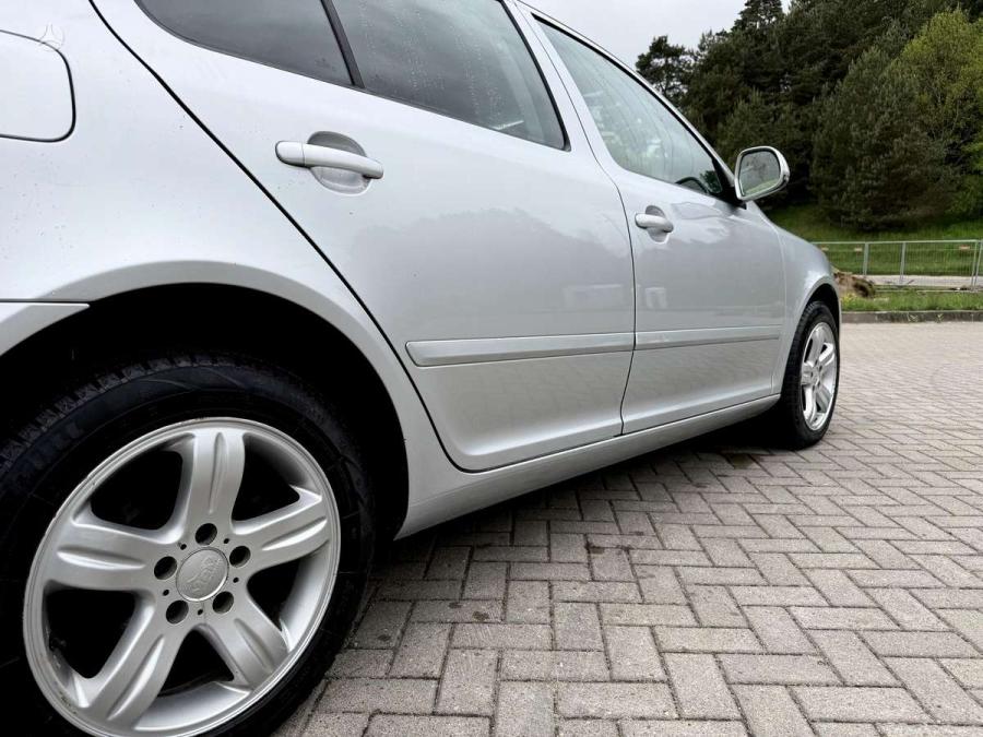 Grey Skoda Octavia 2011 in Vilnius, with an engine capacity of 0.00 L and mileage of 243 thousand km for 3200 €, photo 9 on AUTOMOTO.COM.LV