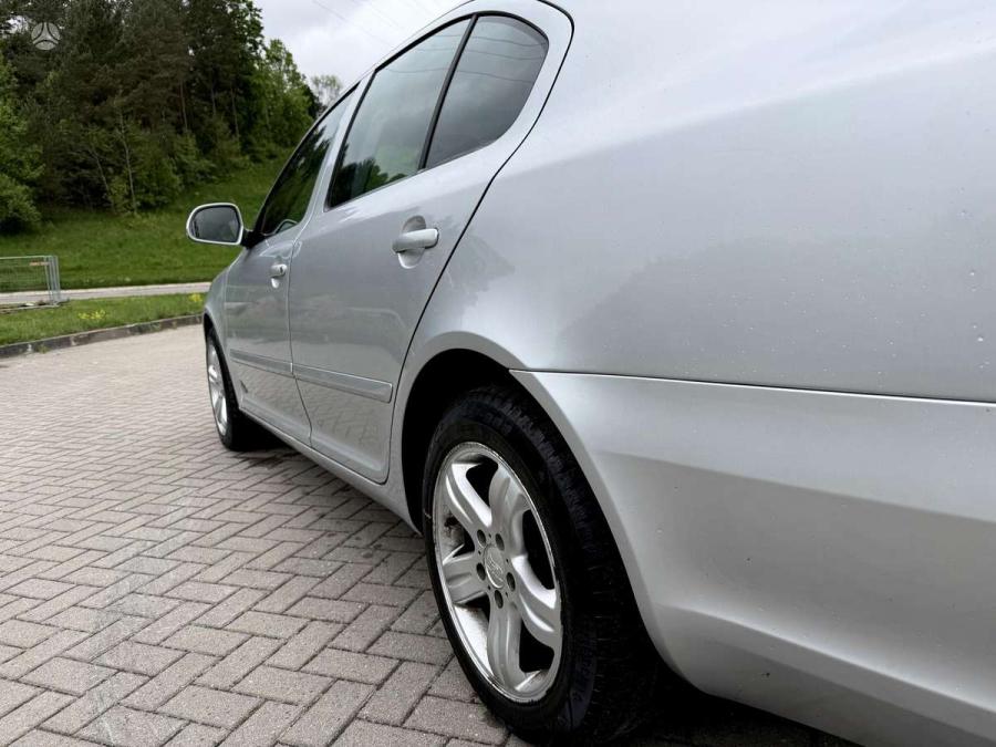 Grey Skoda Octavia 2011 in Vilnius, with an engine capacity of 0.00 L and mileage of 243 thousand km for 3200 €, photo 12 on AUTOMOTO.COM.LV