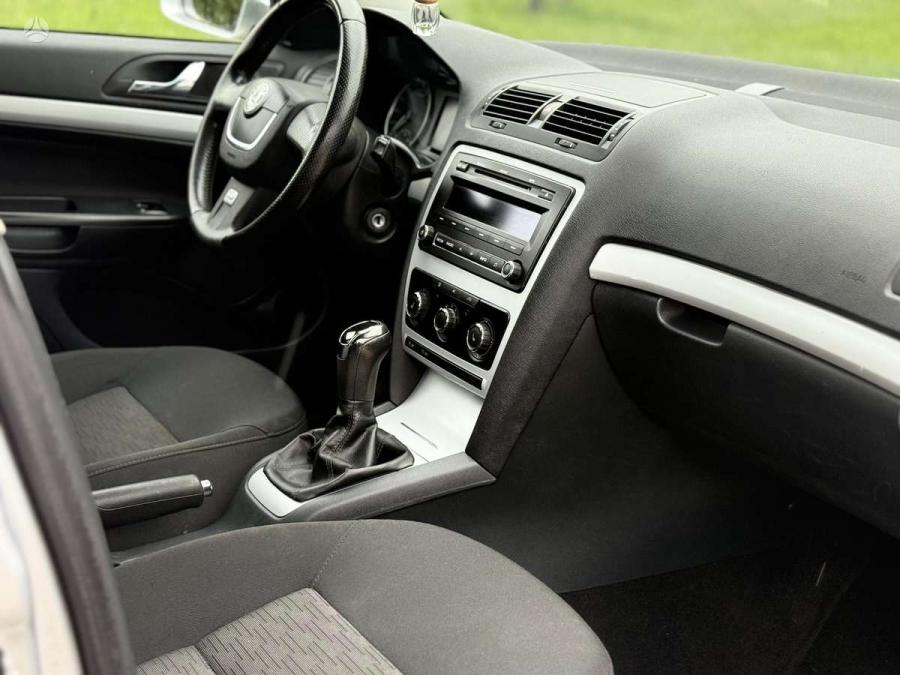 Grey Skoda Octavia 2011 in Vilnius, with an engine capacity of 0.00 L and mileage of 243 thousand km for 3200 €, photo 15 on AUTOMOTO.COM.LV