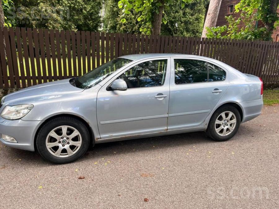 Grey Skoda Octavia 2011 in Jurmala, with an engine capacity of 1.60 L and mileage of 354 thousand km for 2999 €, photo 3 on AUTOMOTO.COM.LV