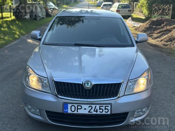 Pelēks Skoda Octavia 2011 Rīga, ar dzinēja tilpumu 1.60 L un nobraukumu 268 tūkst. km par 2150 €, foto 8 vietnē AUTOMOTO.COM.LV