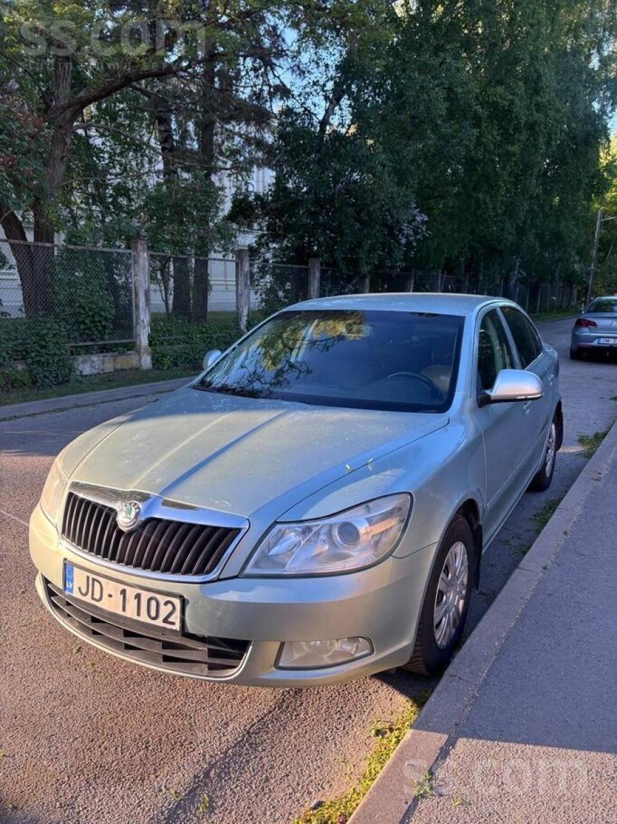 Pelēks Skoda Octavia 2012 Rīga, ar dzinēja tilpumu 1.60 L un nobraukumu 475 tūkst. km par 2600 €, foto 1 vietnē AUTOMOTO.COM.LV