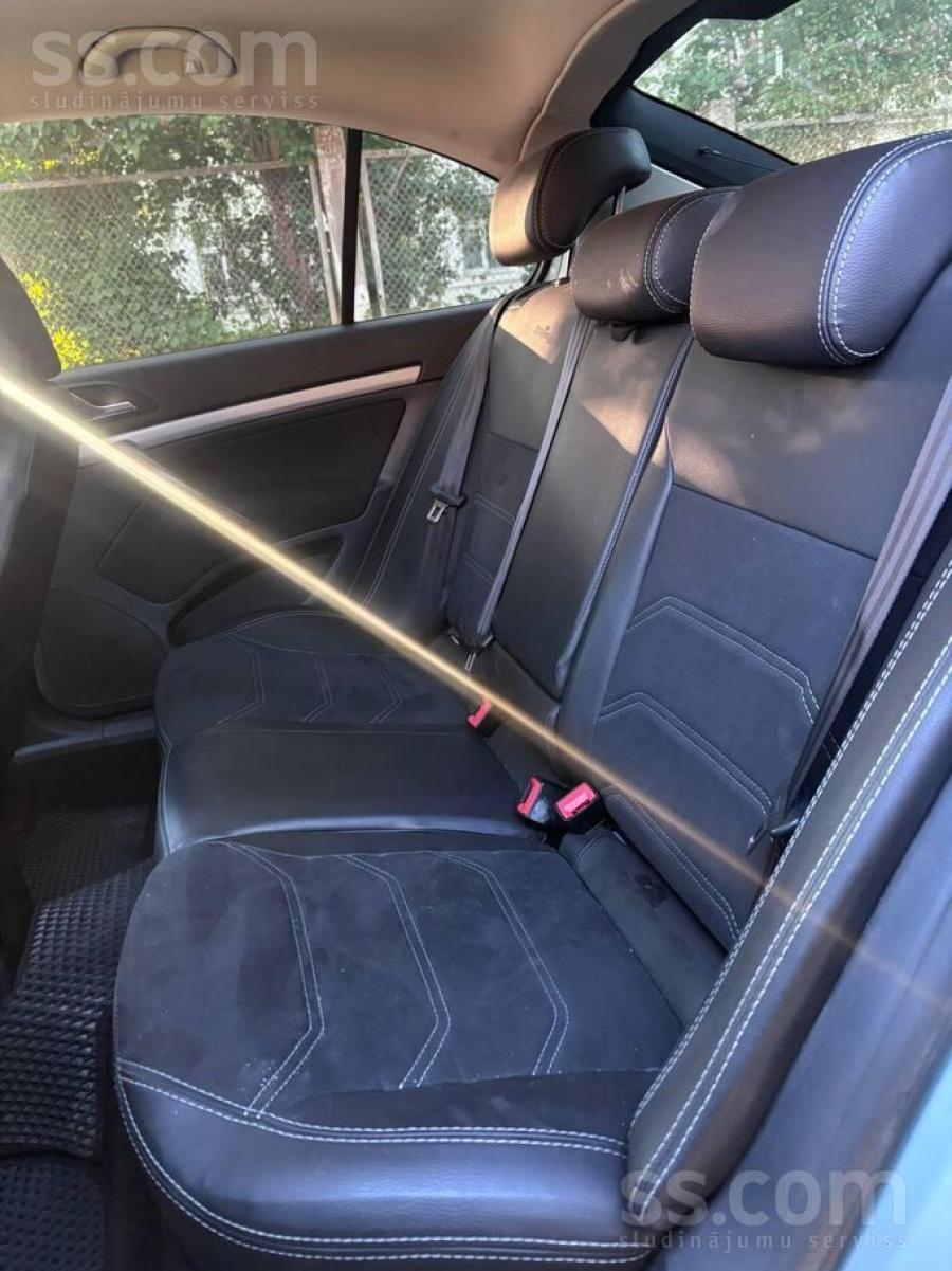 Pelēks Skoda Octavia 2012 Rīga, ar dzinēja tilpumu 1.60 L un nobraukumu 475 tūkst. km par 2600 €, foto 7 vietnē AUTOMOTO.COM.LV