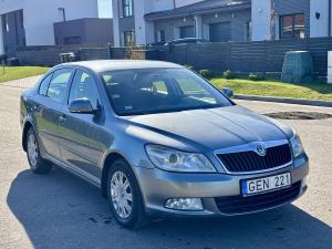 Grey Skoda Octavia 2012 in Vilnius, with an engine capacity of 1.60 L and mileage of 330 thousand km for 2400 €, photo 8 on AUTOMOTO.COM.LV
