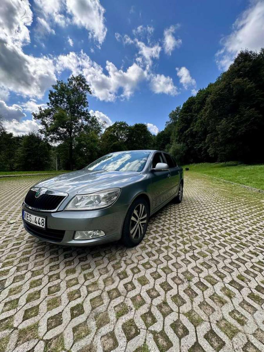 Grey Skoda Octavia 2012 in Vilnius, with an engine capacity of 1.97 L and mileage of 292 thousand km for 3490 €, photo 1 on AUTOMOTO.COM.LV