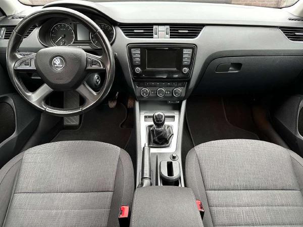 Pelēks Skoda Octavia 2013 Panevēža, ar dzinēja tilpumu 1.97 L un nobraukumu 278 tūkst. km par 6250 €, foto 9 vietnē AUTOMOTO.COM.LV