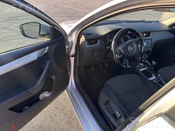 Grey Skoda Octavia 2013 in Riga, with an engine capacity of 1.60 L and mileage of 264 thousand km for 4000 €, photo 9 on AUTOMOTO.COM.LV