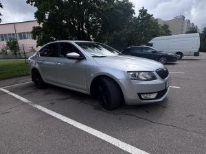 Pelēks Skoda Octavia 2013 Tallina, ar dzinēja tilpumu 1.60 L un nobraukumu 344 tūkst. km par 5000 €, foto 14 vietnē AUTOMOTO.COM.LV