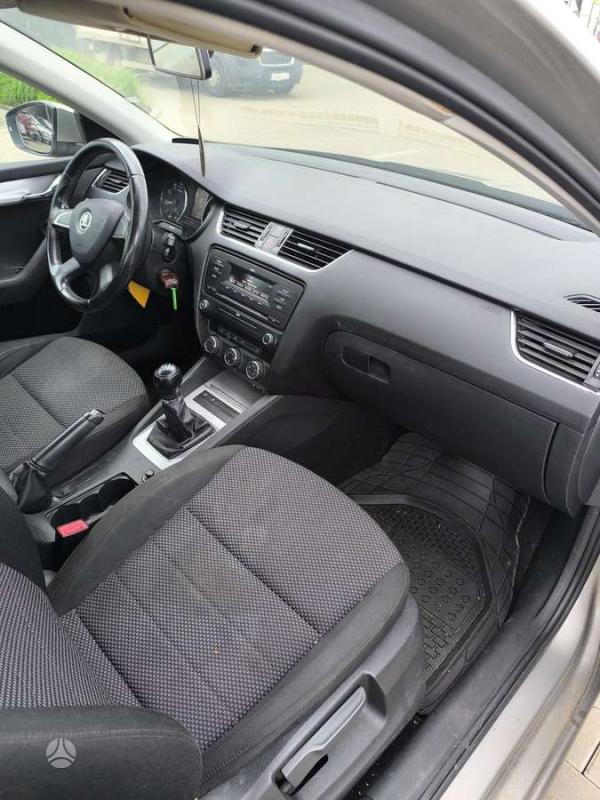 Grey Skoda Octavia 2013 in Vilnius, with an engine capacity of 1.40 L and mileage of 251 thousand km for 3499 €, photo 10 on AUTOMOTO.COM.LV