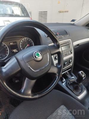 Pelēks Skoda Octavia 2013 Rīga, ar dzinēja tilpumu 1.60 L un nobraukumu 186 tūkst. km par 2500 €, foto 9 vietnē AUTOMOTO.COM.LV