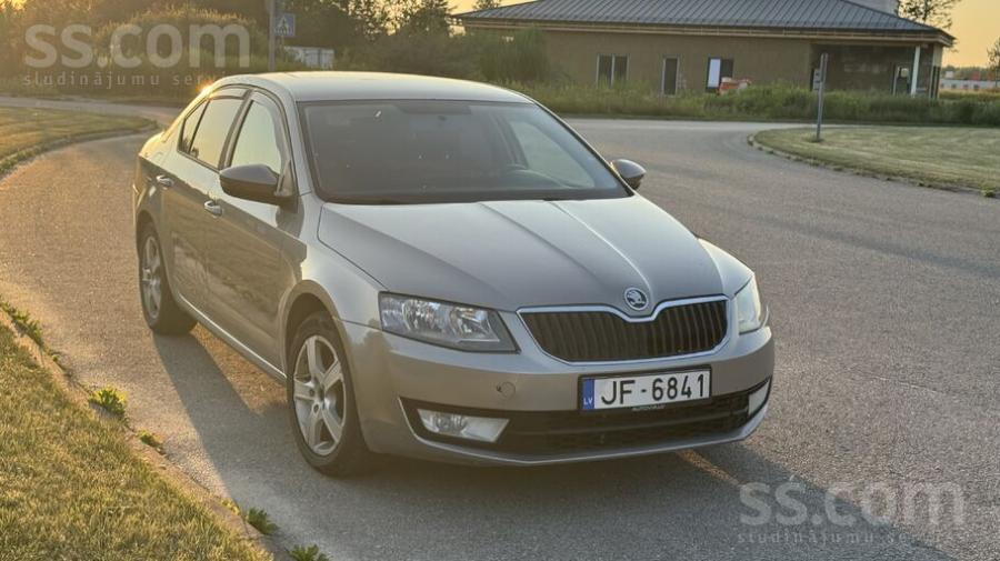 Grey Skoda Octavia 2013 in Riga, with an engine capacity of 1.60 L and mileage of 277 thousand km for 3800 €, photo 3 on AUTOMOTO.COM.LV
