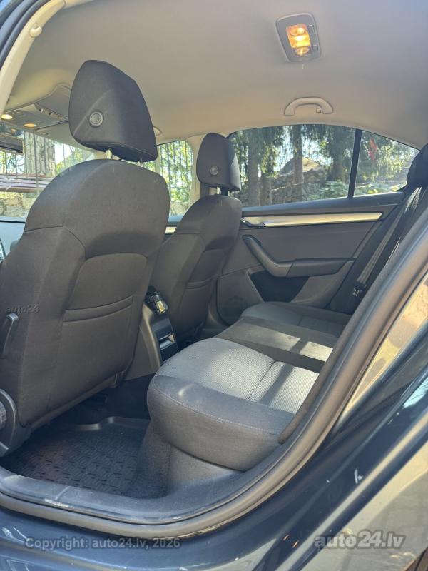 Grey Skoda Octavia 2014 in Tallinn, with an engine capacity of 1.20 L and mileage of 279 thousand km for 5499 €, photo 10 on AUTOMOTO.COM.LV