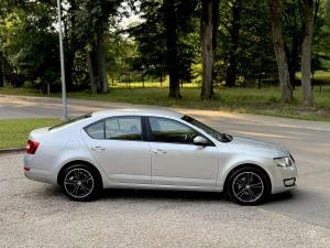 Grey Skoda Octavia 2014 in Vilnius, with an engine capacity of 0.00 L and mileage of 289 thousand km for 4400 €, photo 5 on AUTOMOTO.COM.LV