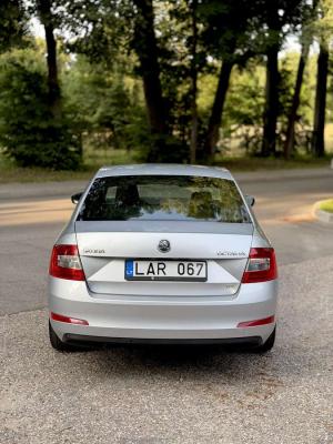 Grey Skoda Octavia 2014 in Vilnius, with an engine capacity of 0.00 L and mileage of 289 thousand km for 4400 €, photo 7 on AUTOMOTO.COM.LV
